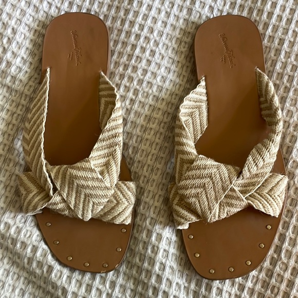 Universal Thread | Shoes | Universal Thread Sandals | Poshmark